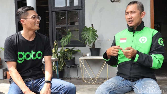 Semangat Hartono, Driver Ojol Disabilitas Bekerja di Tengah Keterbatasan
