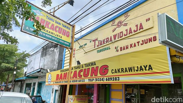 Alasan Mengapa Tahu Takwa Kediri Berwarna Kuning Cerah