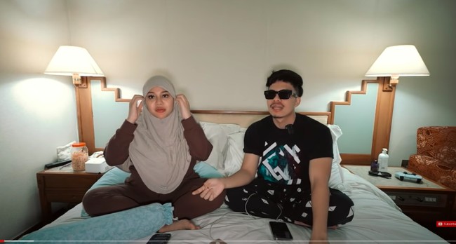 7 Foto Atta Halilintar Setelah Transplantasi Rambut, Pakai Poni & Kumisan