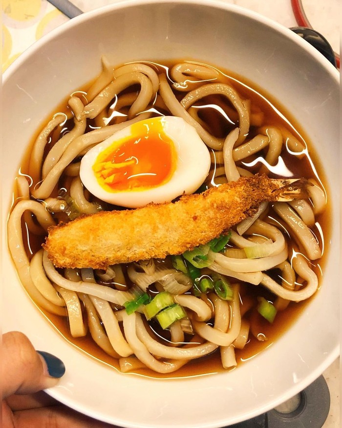 Yusuf Ubay, Vokalis Nidji yang Doyan Makan Burger dan Udon