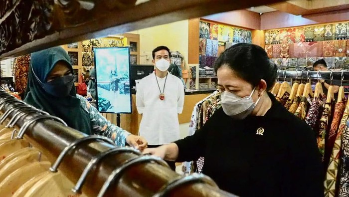 Ditemani Gibran, Puan Resmikan Pasar Legi-Belanja Batik Ditemani Gibran, Puan Resmikan Pasar Legi-Belanja Batik