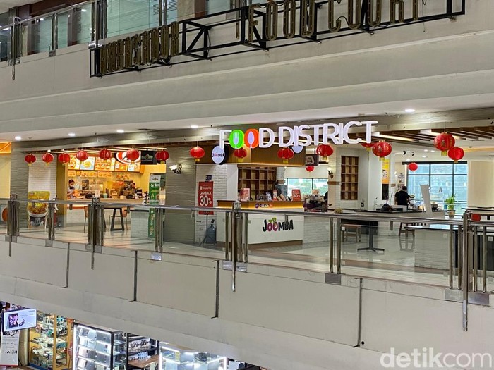 Enaknya Jajan Nasi Cakalang Fufu dan Roti Kukus Srikaya di ITC Kuningan