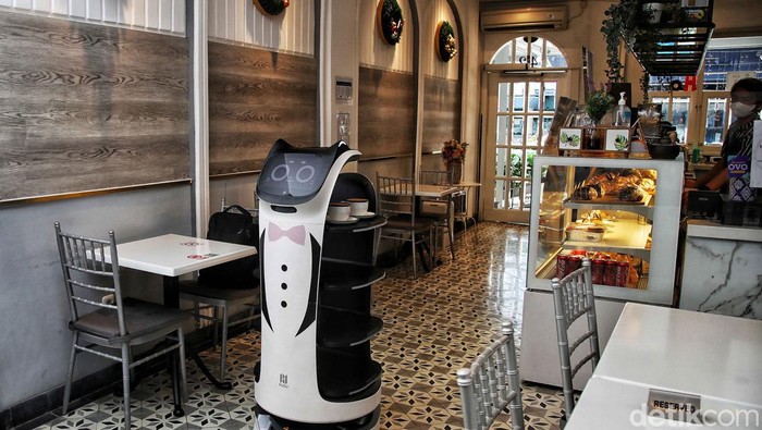 Berkenalan dengan Kittybot, Robot Kucing Pelayan Kafe di Pasar Baru