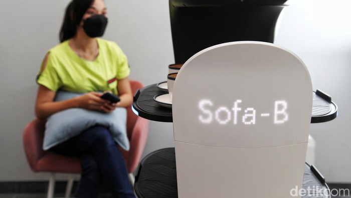 Berkenalan dengan Kittybot, Robot Kucing Pelayan Kafe di Pasar Baru