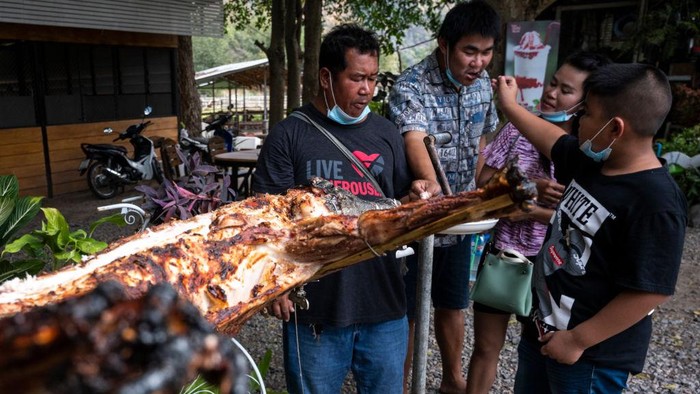 Berani Coba? Olahan Daging Buaya yang Lagi Hits di Thailand