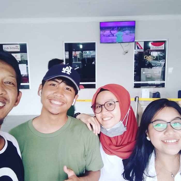 Momen Langka Kebersamaan Bintang Emon dan Alca Octaviani yang Baru Tunangan