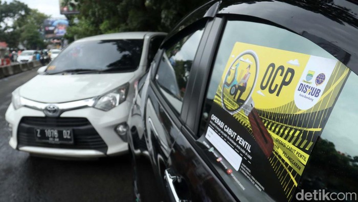 Upaya Pemkot Bandung Mengatasi Parkir Liar yang Membandel Upaya Pemkot Bandung Mengatasi Parkir Liar yang Membandel