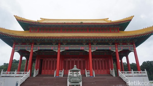 Potret Vihara Terbesar dan Termegah di Singkawang