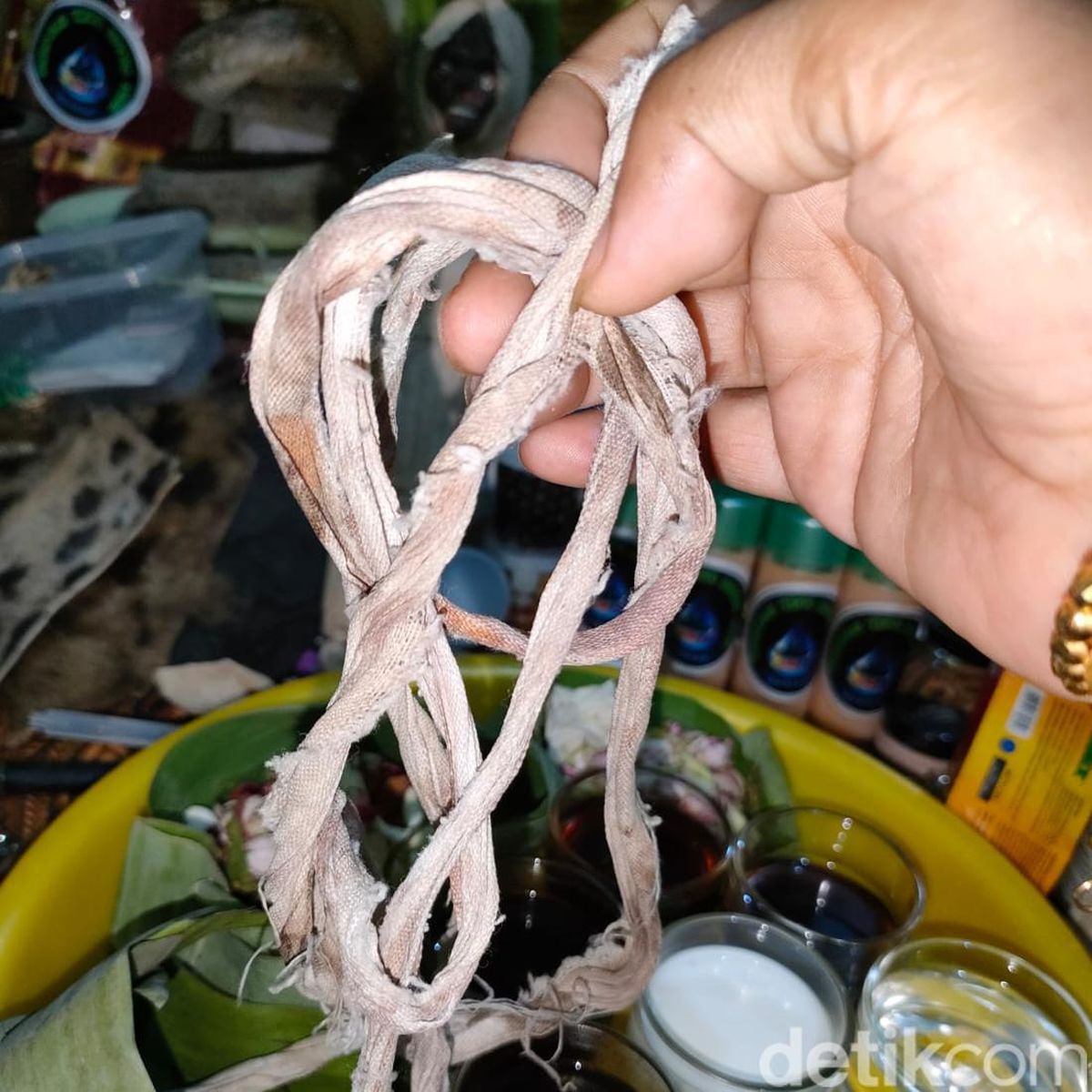 5 Mitos Tali Pocong di Indonesia, untuk Pesugihan hingga Jimat ... 5 Mitos Tali Pocong di Indonesia, untuk Pesugihan hingga Jimat ...