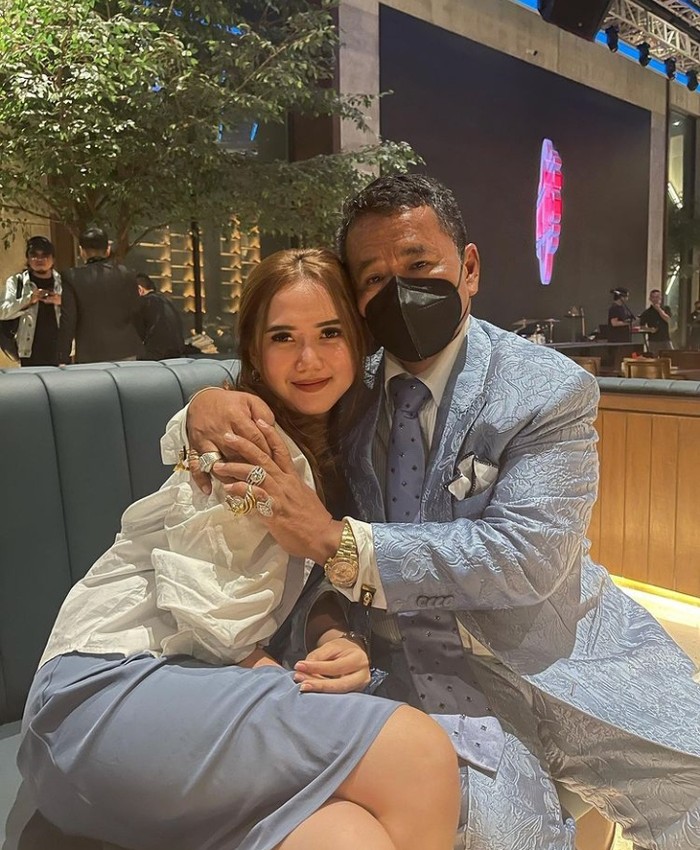 Aspri Hotman Paris Asal Bogor Ini Hobi Ngemil dan Naik Gunung