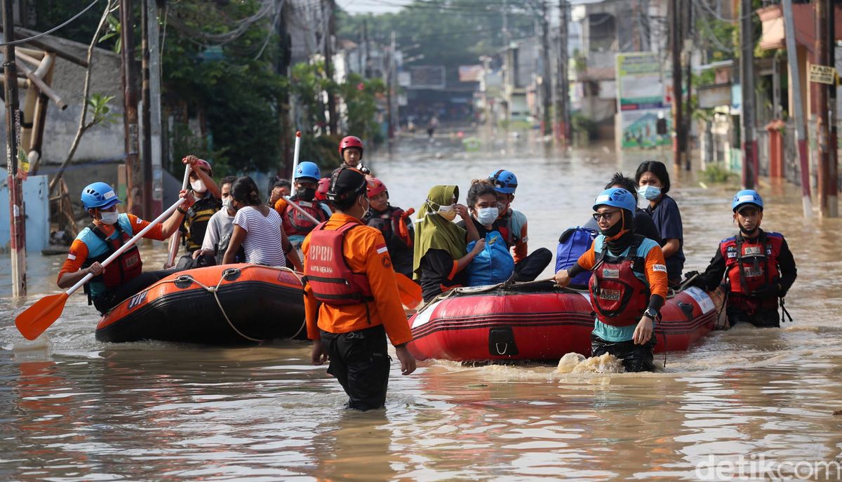 Perahu Karet Banjir