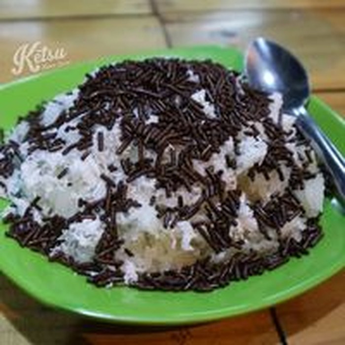 Legit Pulen! 20 Ketan Susu Aneka Topping Ada di Sini