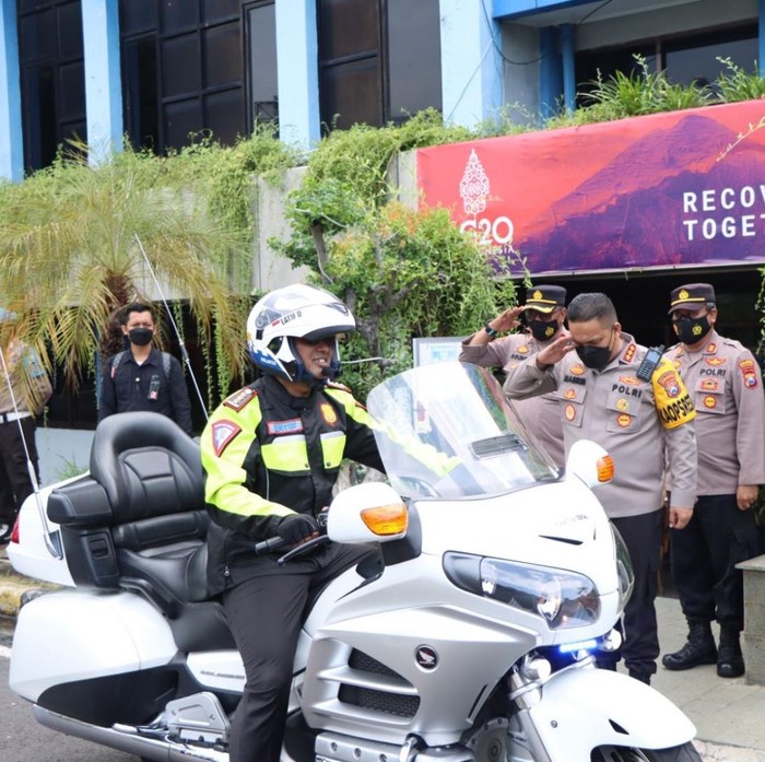 Ditlantas Polda Jatim Pantau Pelabuhan ASDP Ketapang Banyuwangi