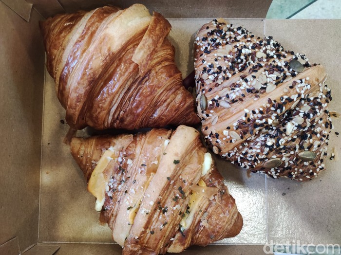 Toko Roti Ini Punya Belasan Varian Croissant Cantik