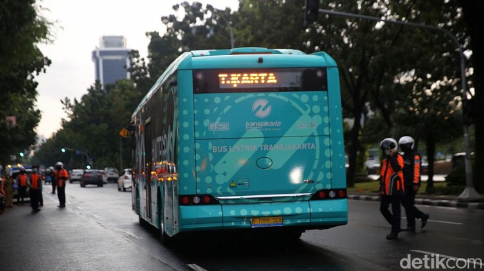 Asyik! TransJakarta Mulai Operasikan 30 Bus Listrik
