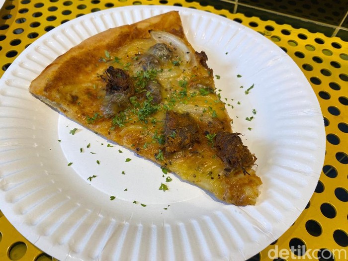 Di Tempat Jajan Kekinian Bintaro Ini Ada Pizza Rendang Vegan hingga ...
