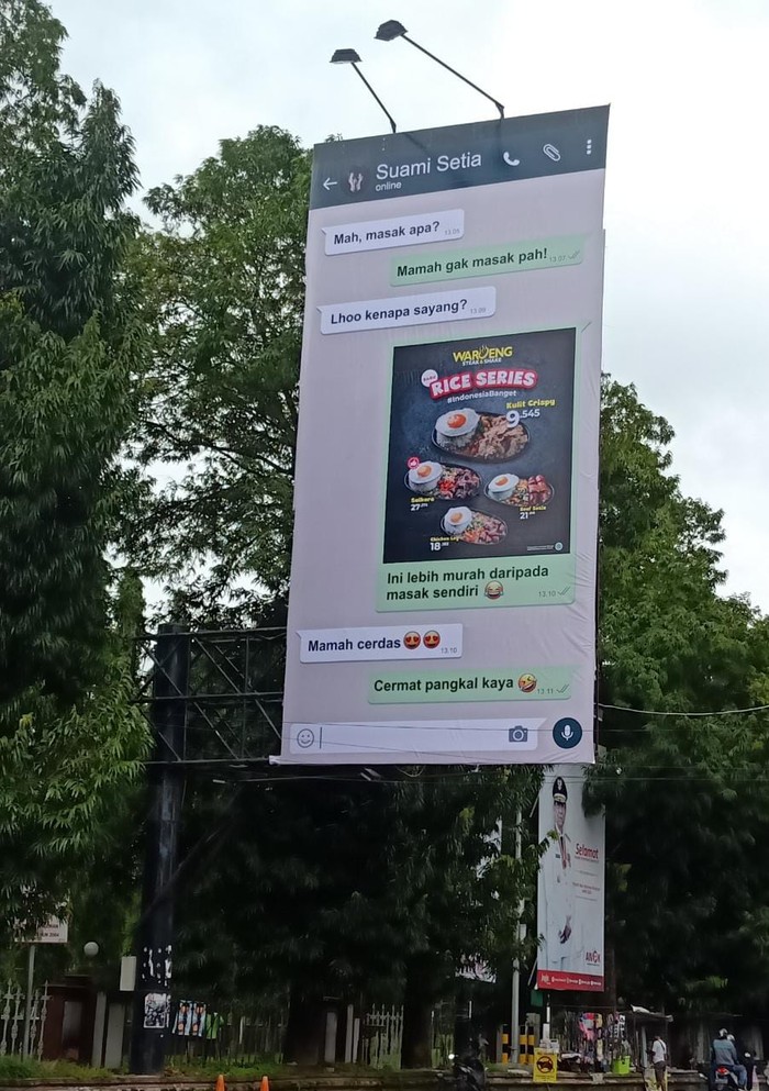 Kreatif dan Menghibur! 10 Spanduk Makanan Unik Ini Berhasil Bikin Orang ...