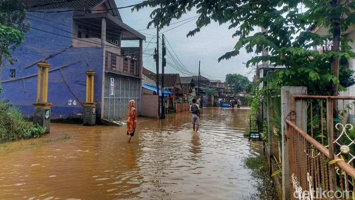 Sungai Citarum Meluap, Banjir Rendam Baleendah Bandung