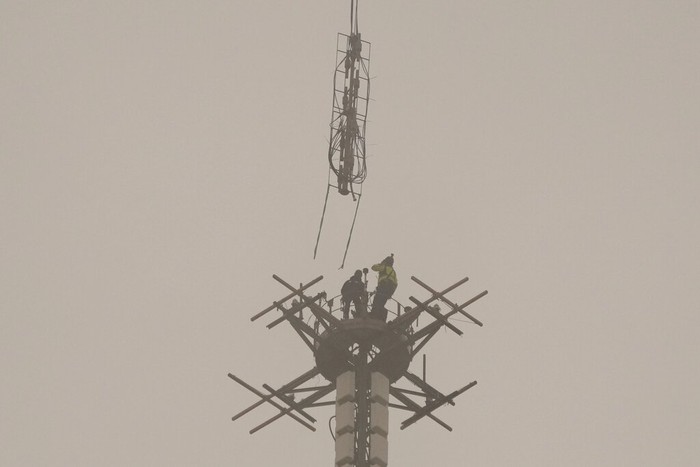 Tinggi Menara Eiffel Bertambah 6 Meter, Kok Bisa? Tinggi Menara Eiffel Bertambah 6 Meter, Kok Bisa?