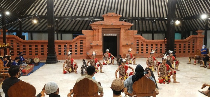 Inilah Seni Topeng Ireng dan Jathilan dari Kampung Kricak Yogyakarta