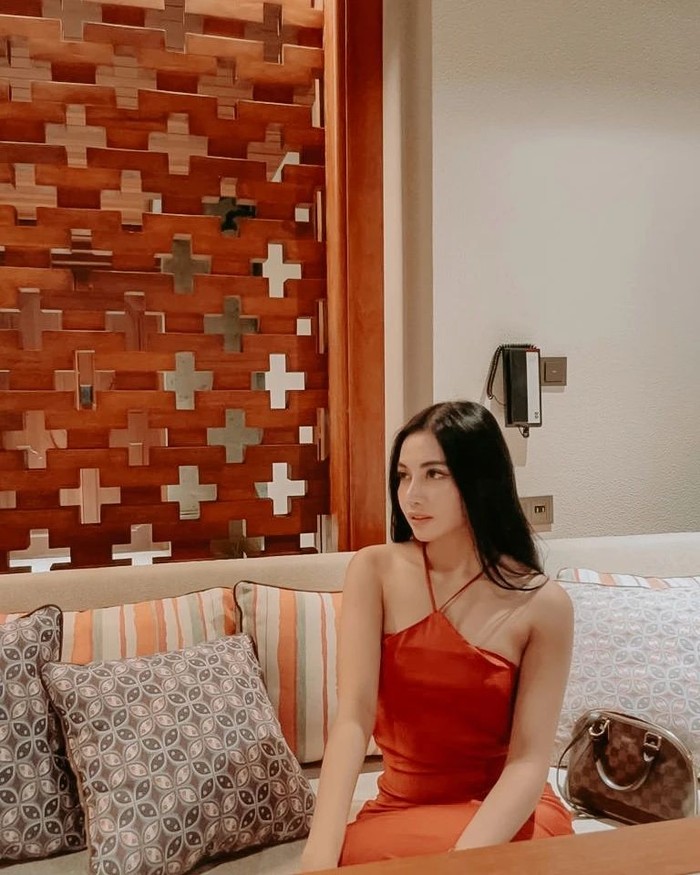 Potret Anggy Novia, Miss Popular 2021 yang Eksis di Sinetron