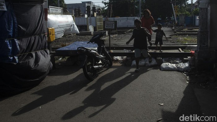 Perlintasan Sebidang di Kemayoran Resmi Tutup Usai JPO Dibangun