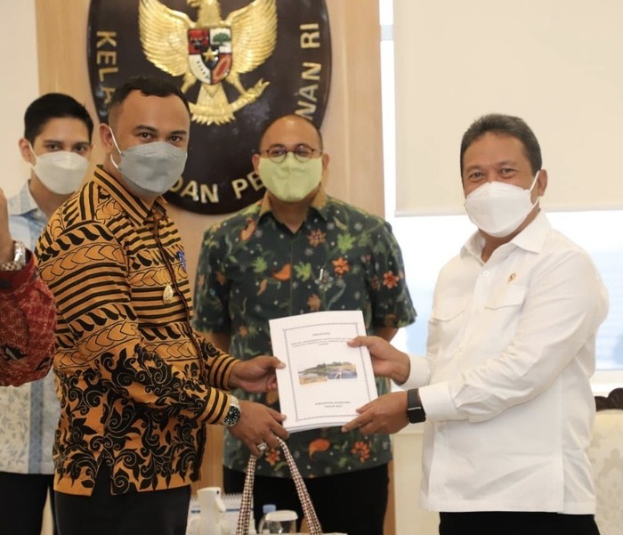 Bupati Sijunjung Dukung Andre Rosiade Jadi Gubernur Sumbar 2024 Bupati Sijunjung Dukung Andre Rosiade Jadi Gubernur Sumbar 2024
