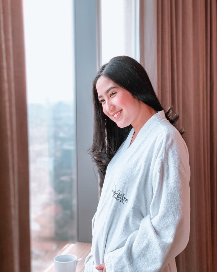 Potret Tamara Tyasmara, Si Ayu yang Doyan Bola