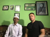 Jelang Bertemu Maria Ozawa, Vicky Prasetyo Datangi Cucu Mak Erot