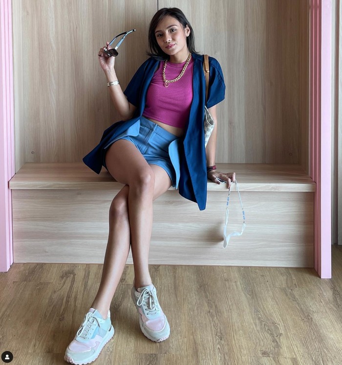 Angie Ang yang Terima Hadiah Khusus dari Marc Marquez