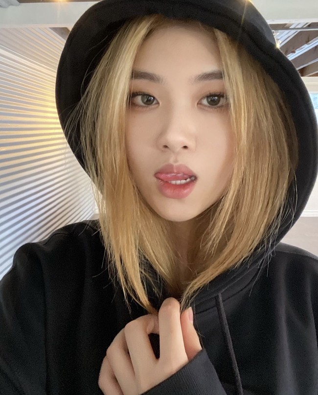 8 Foto Allissa Shin, Selebgram Mirip Rose BLACKPINK yang Diserang Fans