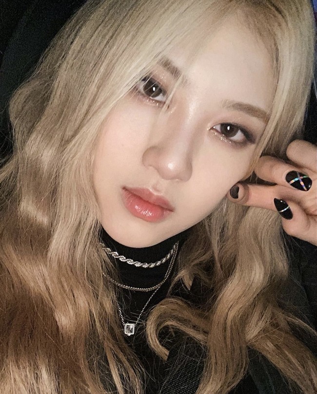 8 Foto Allissa Shin, Selebgram Mirip Rose BLACKPINK yang Diserang Fans