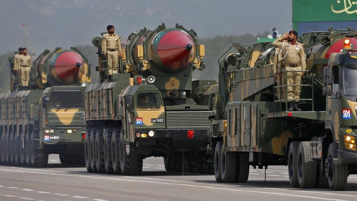 Parade Militer dan Alutsista Meriahkan Hari Nasional Pakistan