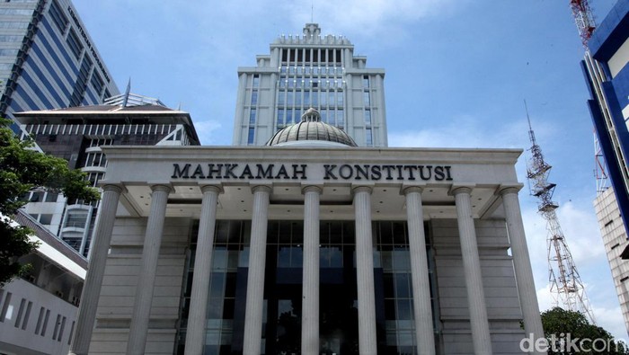 Dasar Hukum Mahkamah Konstitusi hingga Tugas dan Wewenangnya Dasar Hukum Mahkamah Konstitusi hingga Tugas dan Wewenangnya