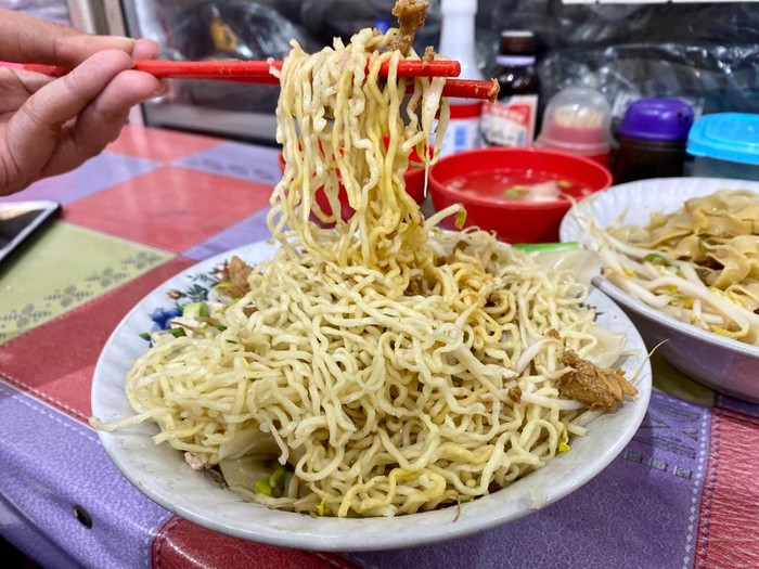 Kenyal dan Mulur Bakmie Jackie yang Legendaris di Pasar Jatinegara