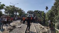 Kereta Sibinuang Tabrak Truk Pengangkut Semen di Padang, Ini Kronologinya
