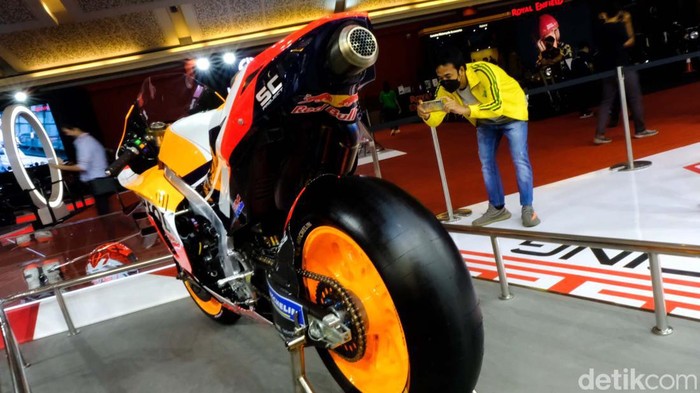 Motor Marc Marquez Sita Perhatian Pengunjung IIMS