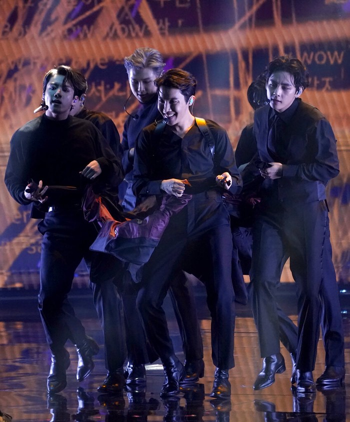 BTS Lumerkan Panggung Grammy Awards 2022 dengan Butter