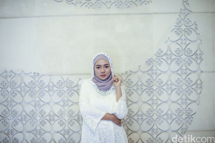 Berlliana Lovell Sambut Ramadan, Ceritakan Perjalanan Pindah Agama