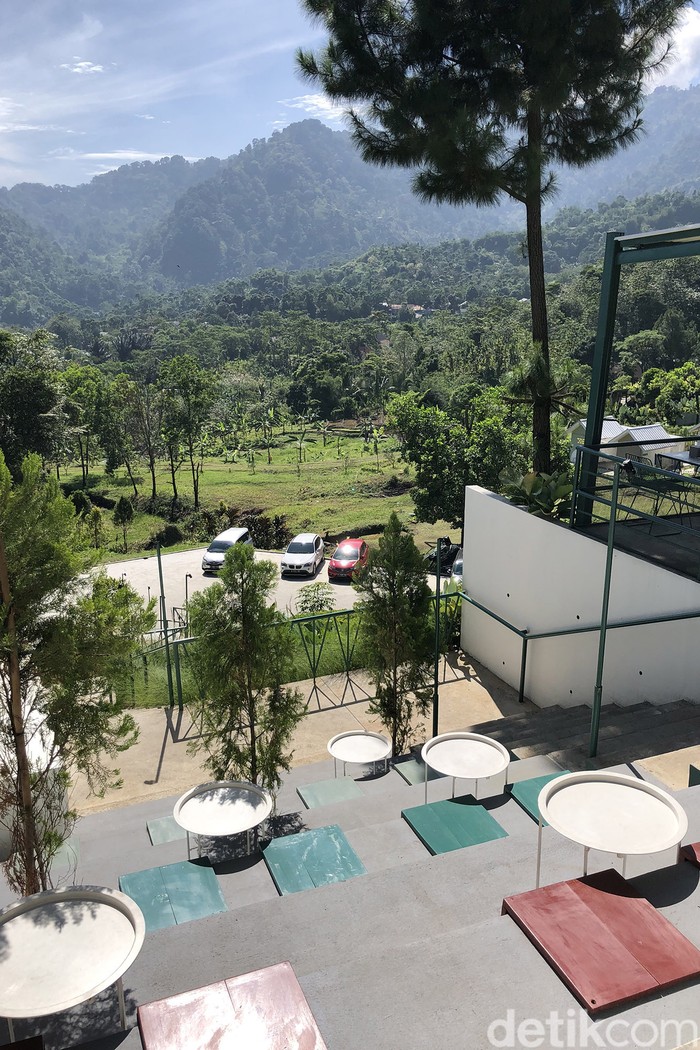 Lanskap Maksimal Bonus Kafein di Bojong Koneng Sentul, Mau