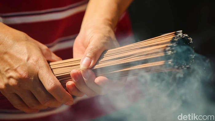 Melihat Tradisi Ziarah Cheng Beng Warga Tionghoa di Tangerang