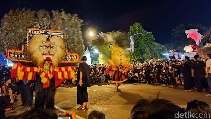 Kekhawatiran Seniman Muda saat Reog Ponorogo Diklaim Malaysia Kekhawatiran Seniman Muda saat Reog Ponorogo Diklaim Malaysia
