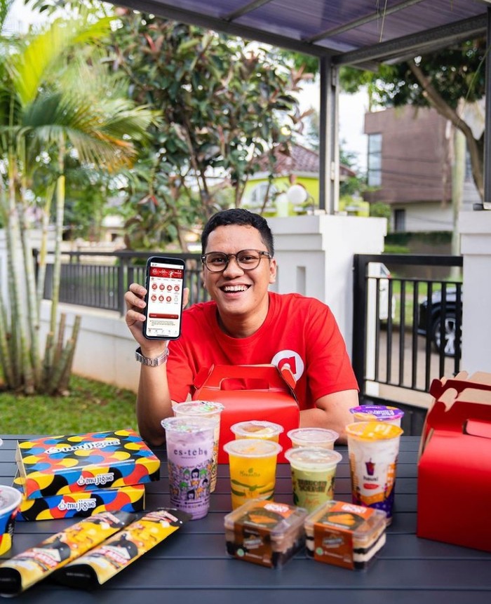Momen Arief Muhammad Saat Dinner Date dengan Istri hingga Hangout ...