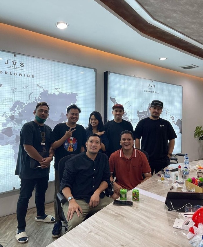 Momen Arief Muhammad Saat Dinner Date dengan Istri hingga Hangout ...