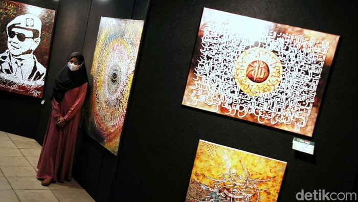 Melihat Pameran Karya Kaligrafi Kontemporer Internasional di Jakut