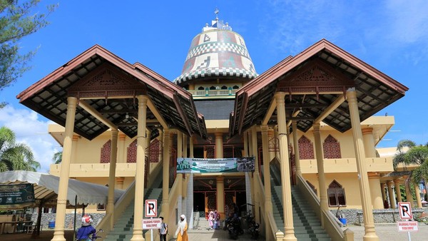 Unik, Kubah Masjid Ini Berbentuk Topi Tradisional Aceh