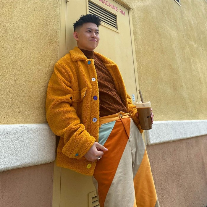 Ini Momen Rich Brian Minum Es Kopi hingga Makan Bareng Pacar