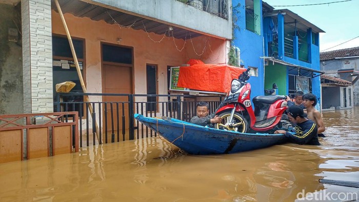Hujan Deras Bikin Dayeuh Kolot, Bandung Kembali Banjir