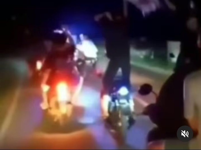 Heboh Video Gerombolan Anak Konvoi Bangunkan Sahur Bawa Pedang di Pati Heboh Video Gerombolan Anak Konvoi Bangunkan Sahur Bawa Pedang di Pati