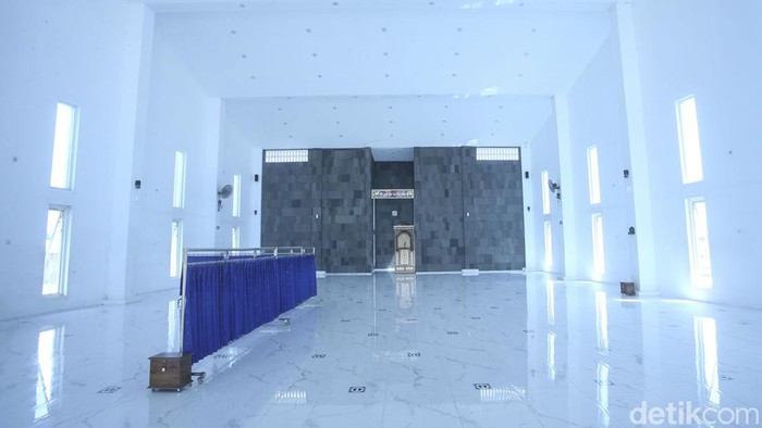 Melihat Masjid Unik di Rest Area Ngawi, Bentuknya Ruku dan Sujud